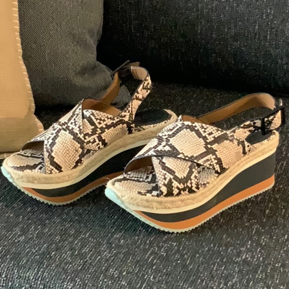 Enzo Angiolini Eva Wedge Sandal In Python Print Sz 7 - Gem